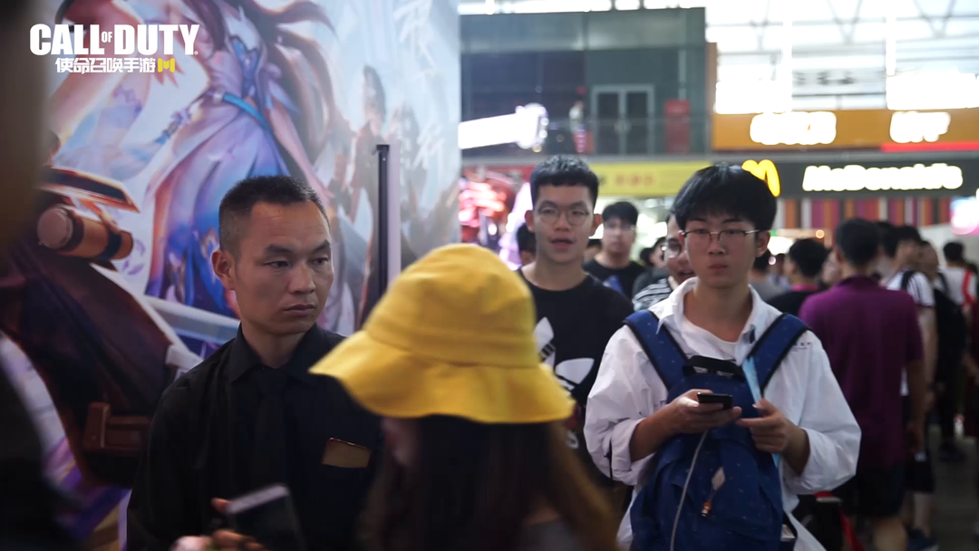 《使命召喚手游》CJ現場惊現女粉，日後帶妹上分有望了？ - Call of duty mobile - TapTap